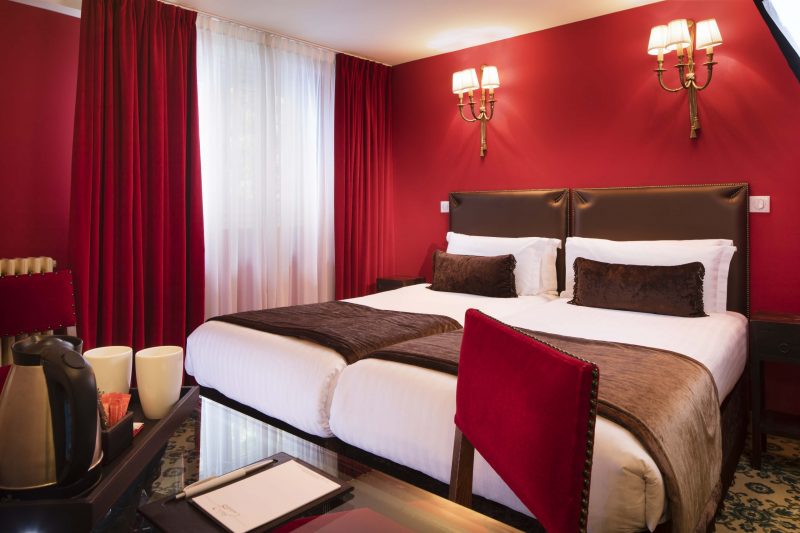 Good plan for hotel room in Paris City Center : Hotel des 2 Continents ...